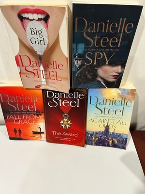 Danielle Steel Book Bundle 5 X Danielle Steel Large Paperback Books ...