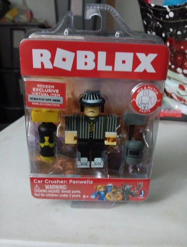 Jazwares ROBLOX Car Crusher Panwellz Figure Pack w/ Virtual Item Code ...