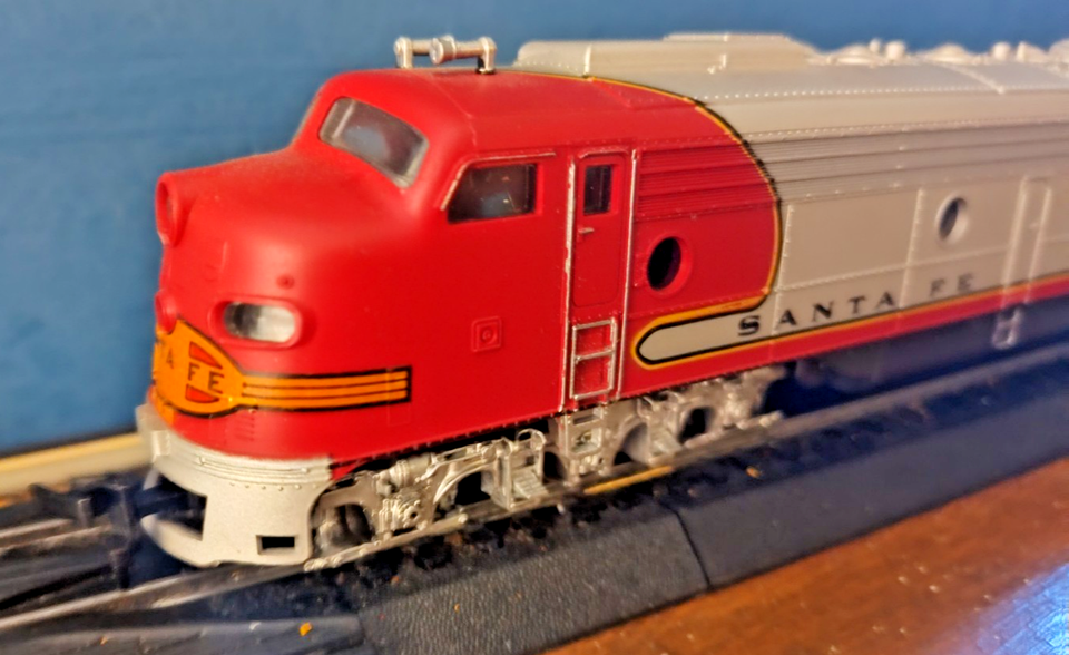 HO Scale AHM Santa Fe E8 E9 Diesel Locomotive | eBay