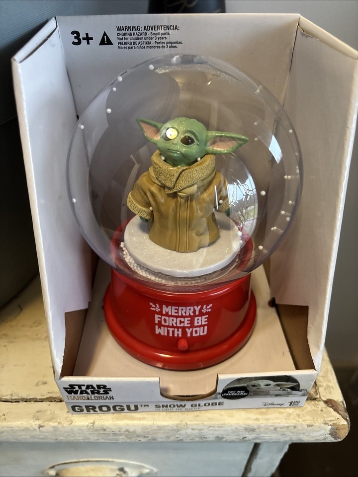 Star Wars The Child Grogu Baby Yoda Snow Globe Mandalorian Plays 5 ...