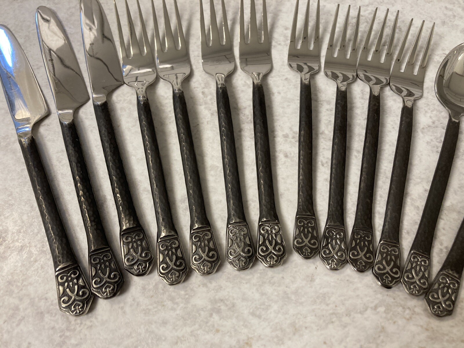 Gourmet Settings Stainless Avalon Barcelona Forks, Teaspoons, Knives ...