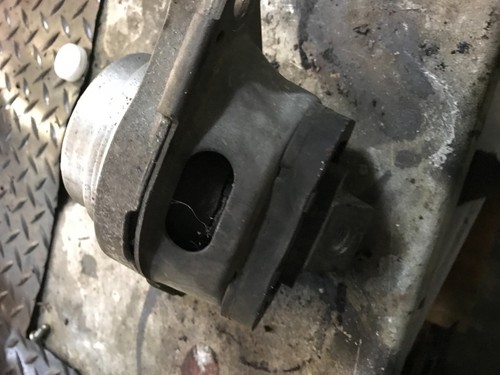 KKB500470 LAND ROVER FRONT SUPPORT ENGINE MOUNTING MOUNT LH RANGE V8 06 ...