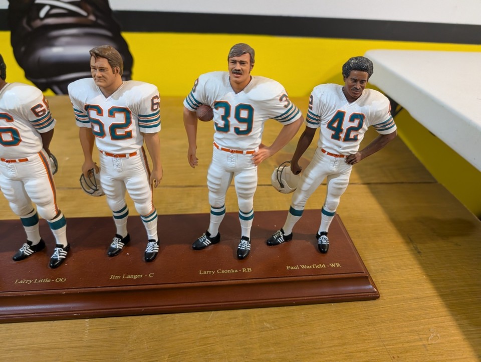 READ* Rare Miami Dolphins 1972 Undefeated Team sculpture Danbury Mint ...