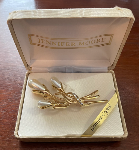 Jennifer Moore Genuine Crystal Faux Pearl Gold Tone Brooch w Box | eBay