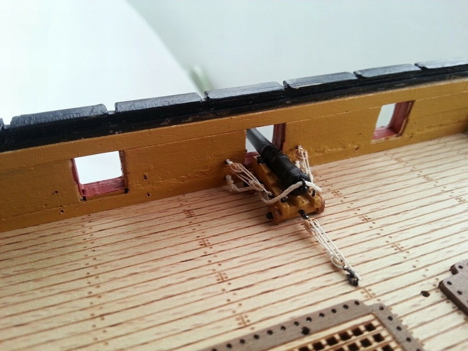 Heller HMS Victory 1:100 - set 140x blocks, hooks, eyelets and ropes ...