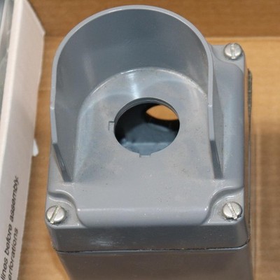 One Square D 9001KYG1 Guarded Push Button 30mm Harmony Enclosre ...
