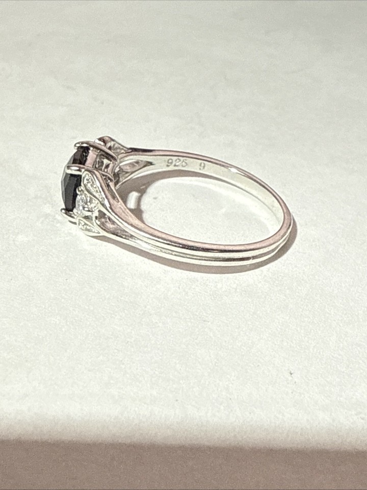 VINTAGE STERLING SILVER SIZE 9 NVC 925 MAIN BLACK STONE W/ CLEAR STONES ...