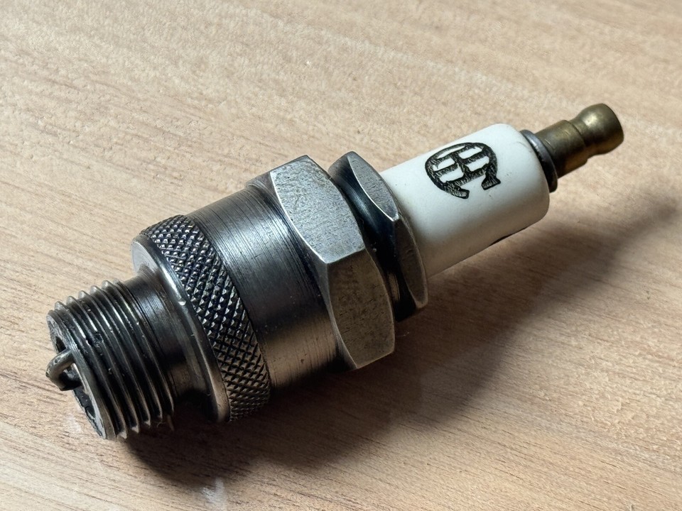Vintage INTERNATIONAL HARVESTER IHC EDISON Albanite X-2 18mm Spark Plug ...