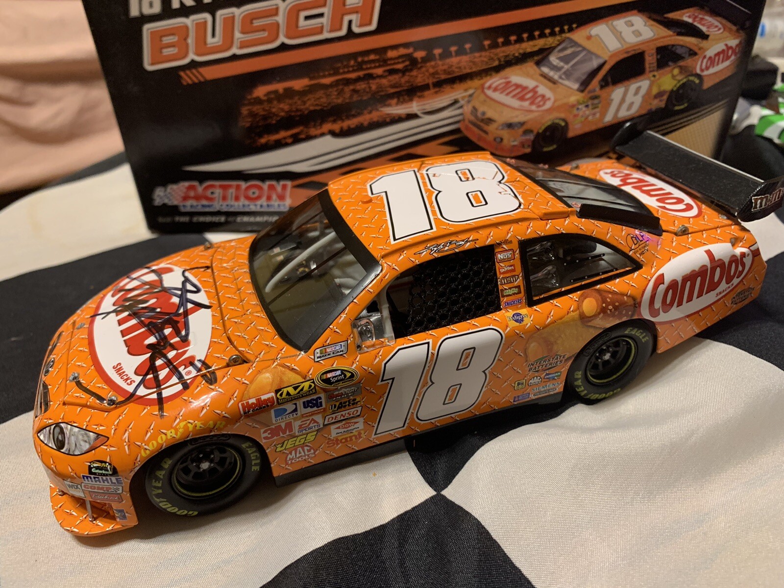 2009 Kyle Busch Autographed #18 Combos 1/24 | eBay