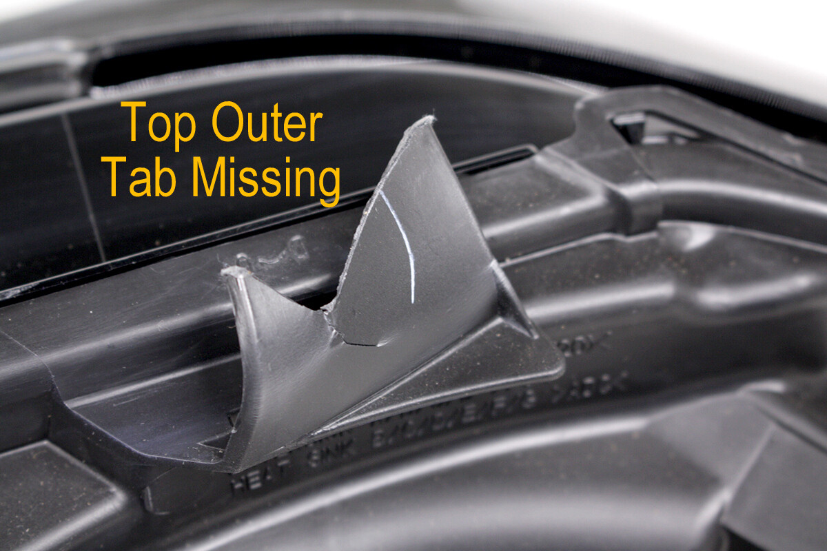 OEM Toyota Tacoma Right Passenger Side Headlamp 81110-04290 Missing Tab ...