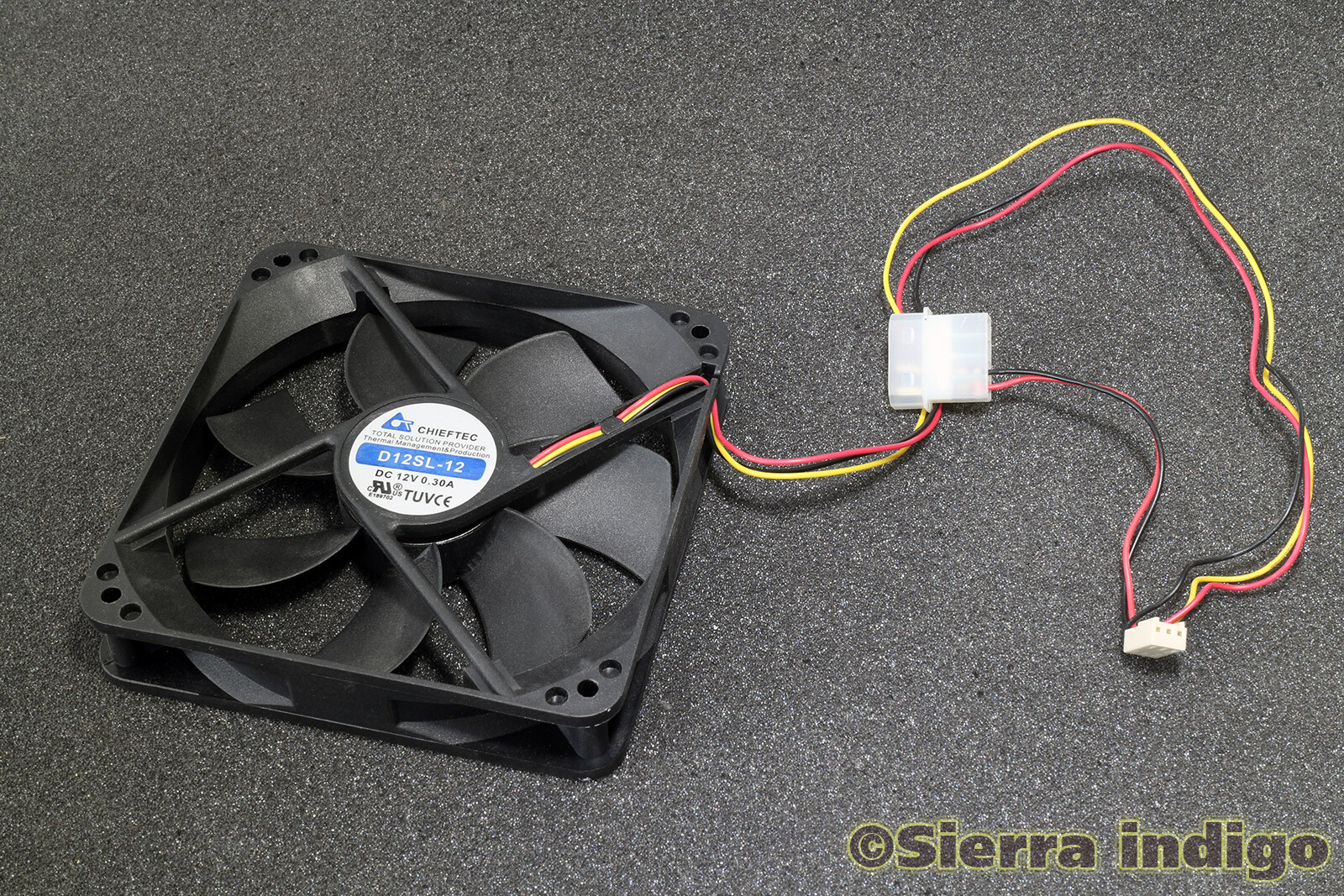 Chieftec D12SL-12 120mm x 120mm x 25mm Fan 3-Pin & Molex Powered DC 12V ...