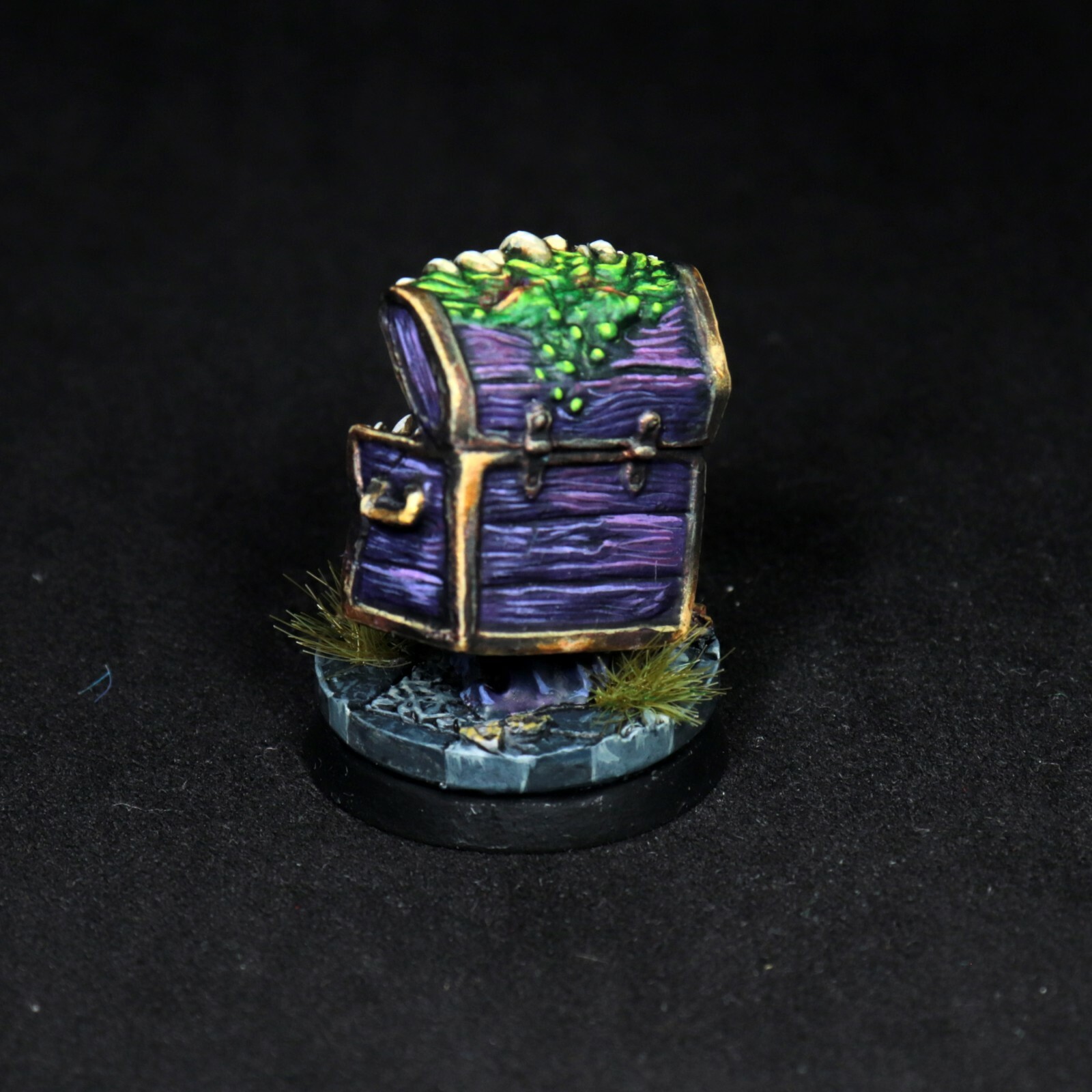 Painted Mimic Mockingbeast Reaper Miniature Coffer Monster Furniture ...