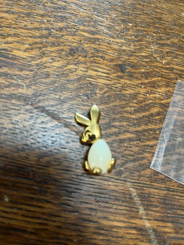 Vintage Trifari Rabbit Brooch, JellyBelly, Cabochon Jelly Belly | eBay