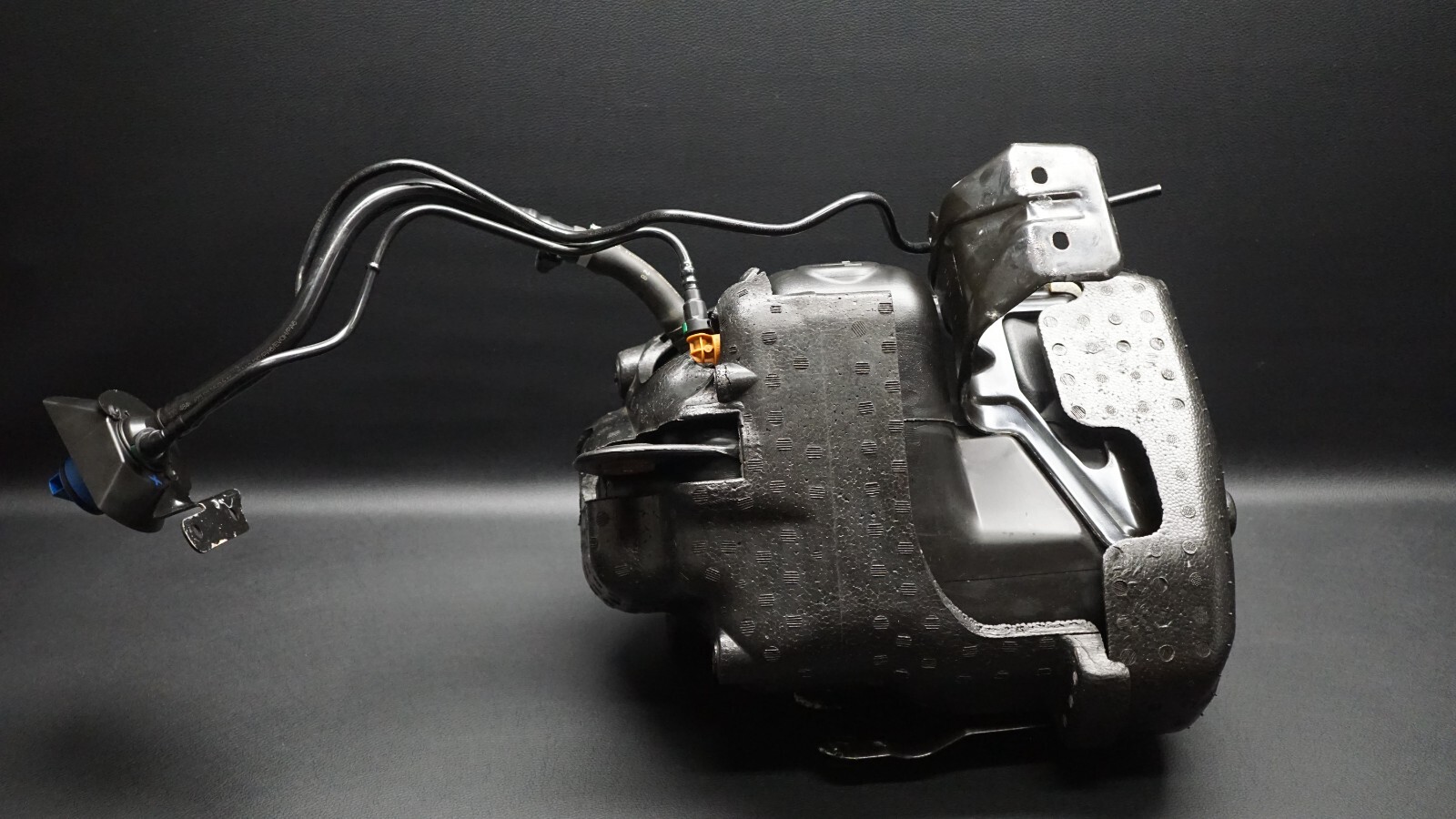 OEM 2016 BMW X5 X6 F15 F16 ADBLUE FUEL TANK SCR CONTAINER 7295653 / ...