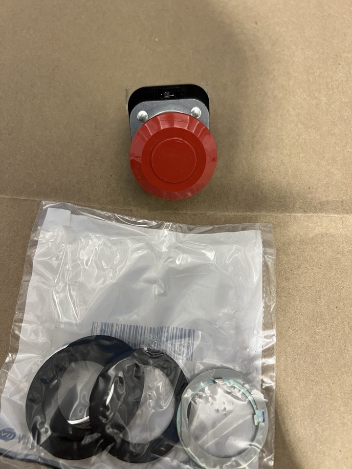 Allen Bradley 800T-FX6D4 Push-pull Button Mushroom Head Red *FACTORY ...