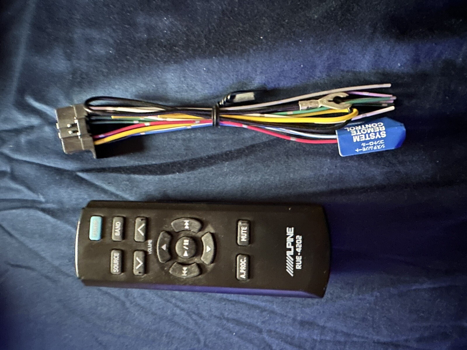 Alpine Stereo HD Radio CD Receiver CDA 9856 Mp3 30 Pin iPod Cable for ...