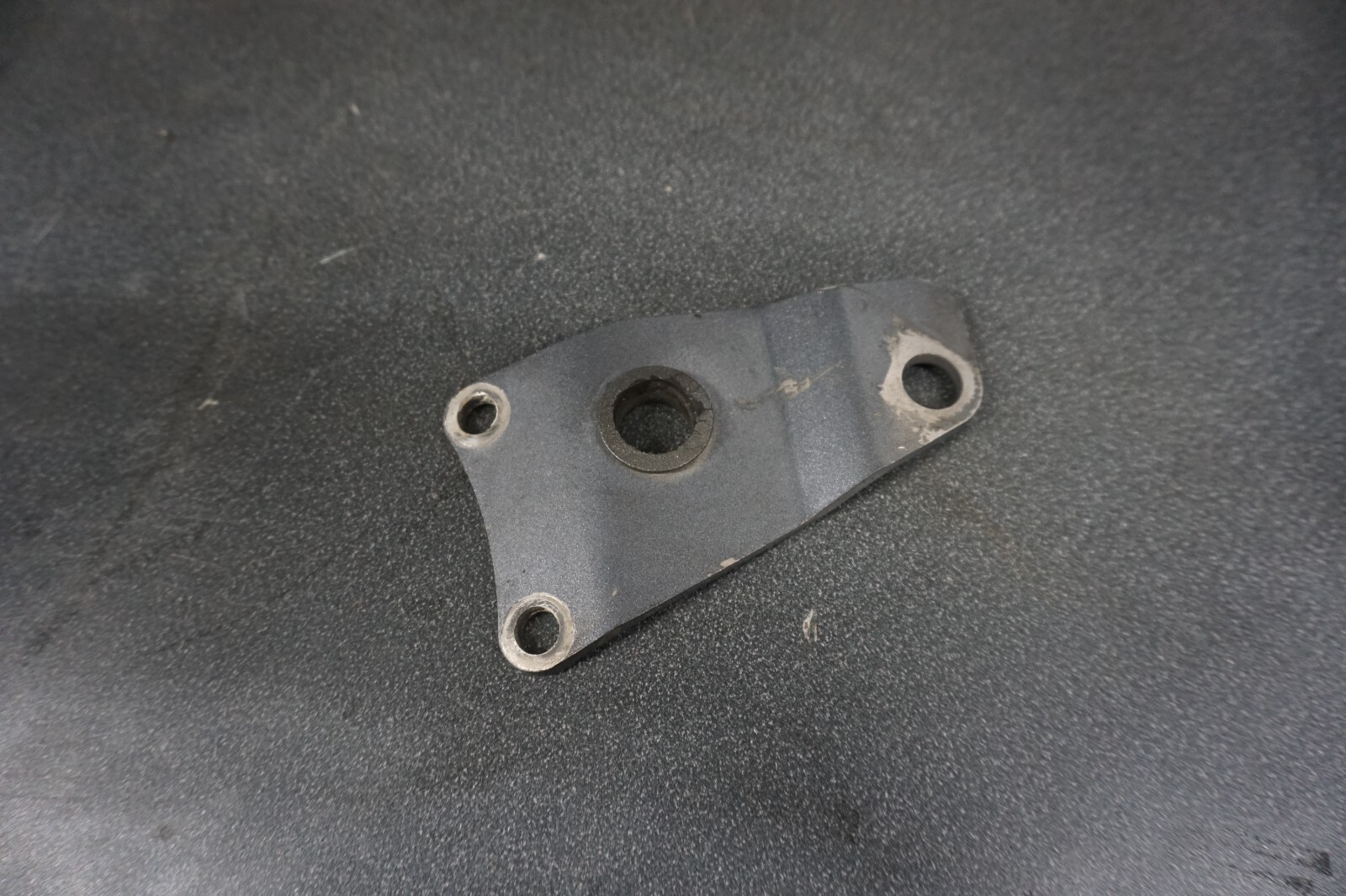 1996-2000 Yamaha OEM Exhaust Pipe Mount Plate WaveVenture Freshwater | eBay