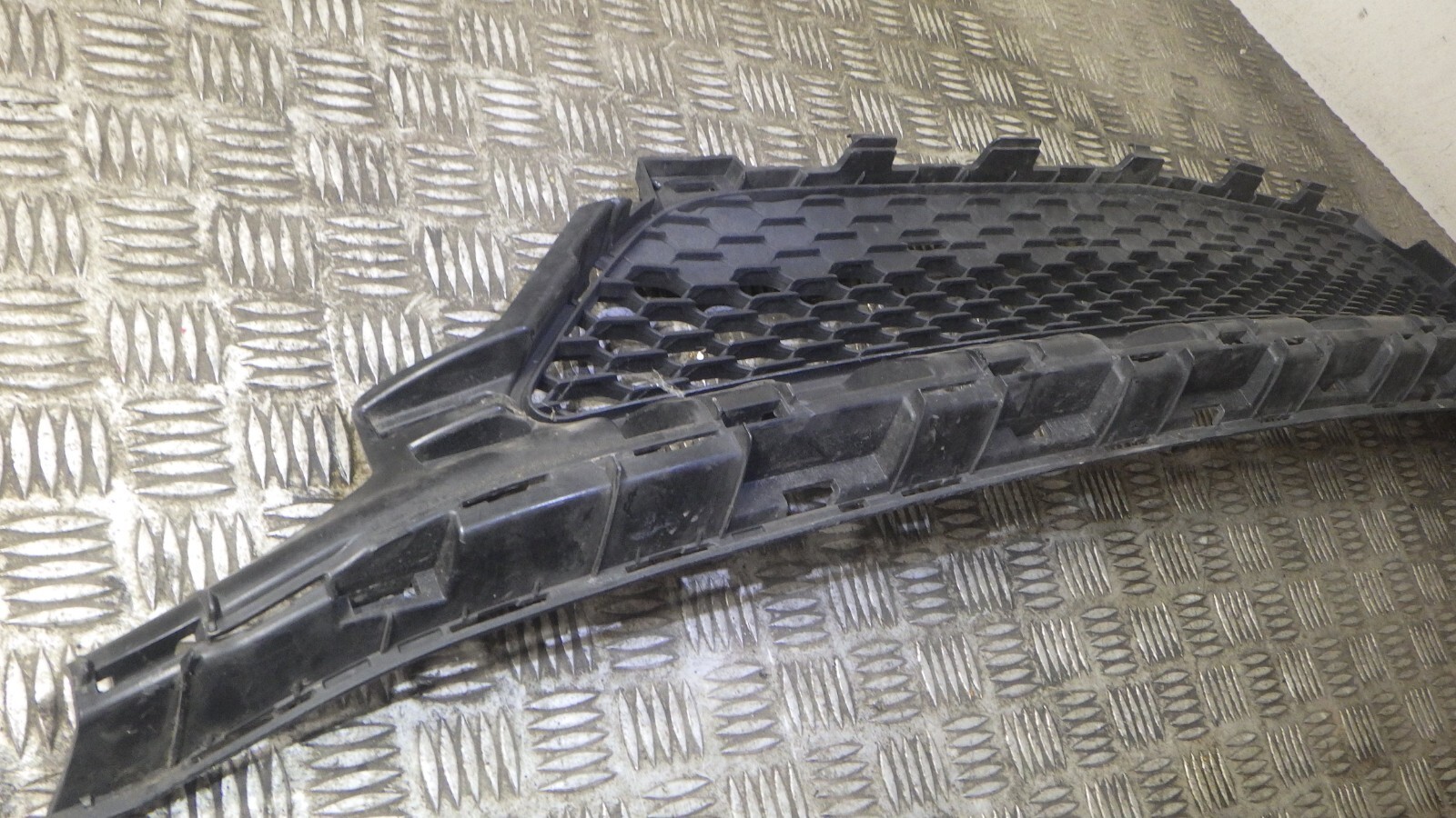 Mercedes C Class W205 Front lower grille AMG spec A2058856204 | eBay