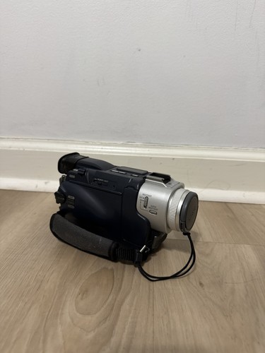 CLEANED AND TESTED TAPELESS Sony Handycam DCR-TRV17 Mini DV Camcorder ...