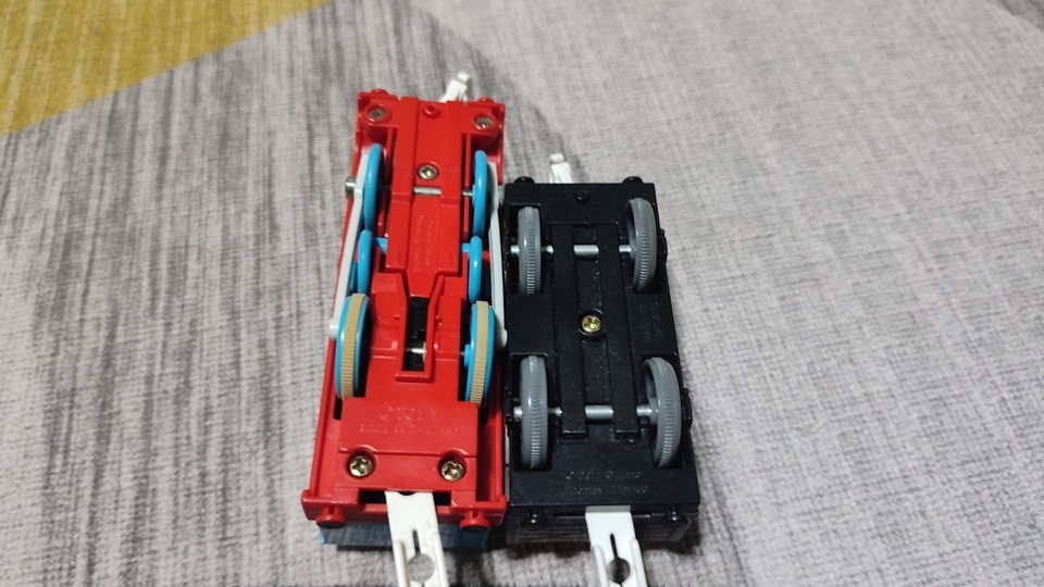 Thomas and Friends Back and Go Thomas Rare Train Engine Tomy Plarail ...