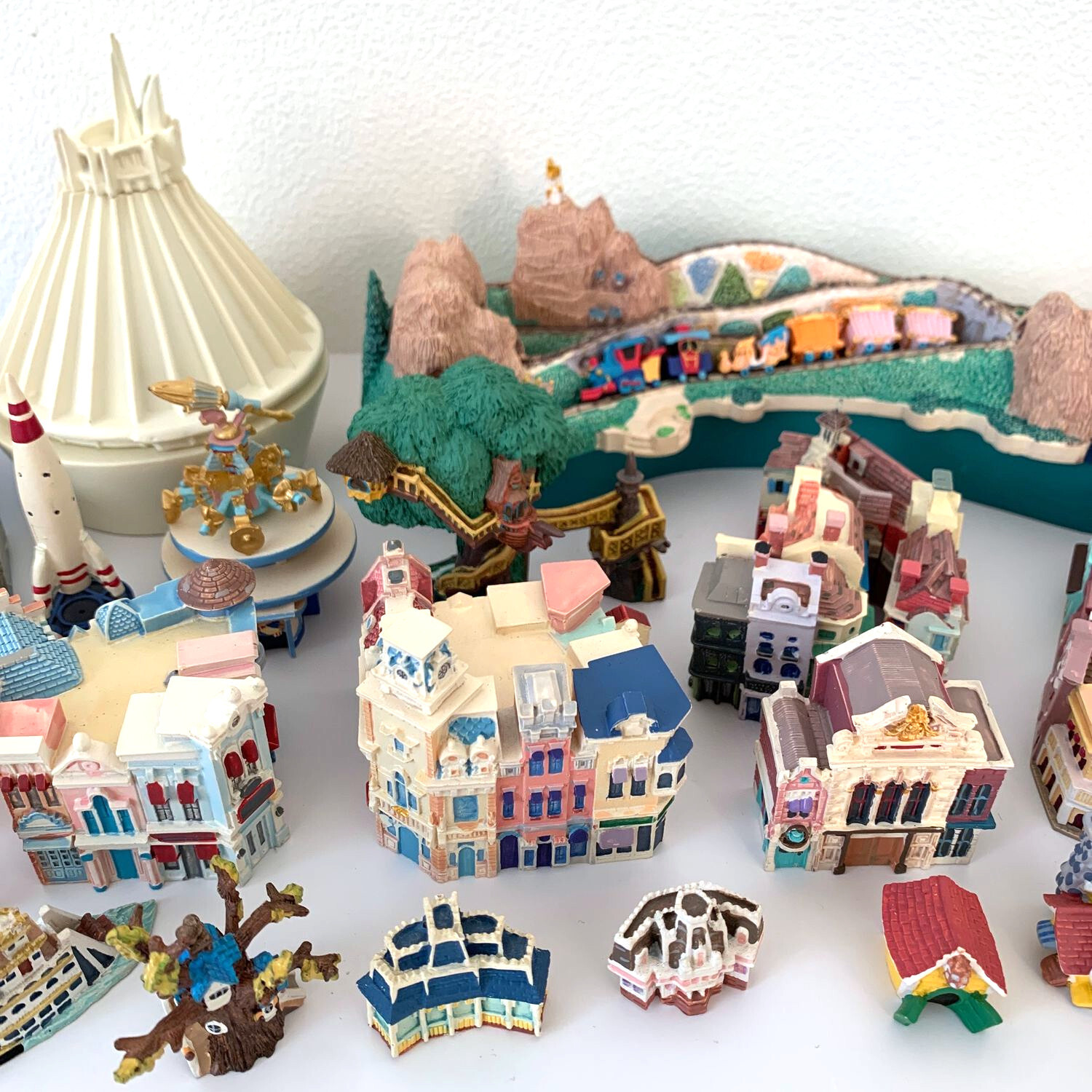 Disneyland California SMALL WORLD SPACE MOUNTAIN etc Diorama Miniature ...
