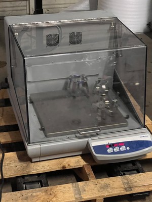 VWR 5000I Table Top Incubating Orbital Shaker Catalog Number 97009-890 ...
