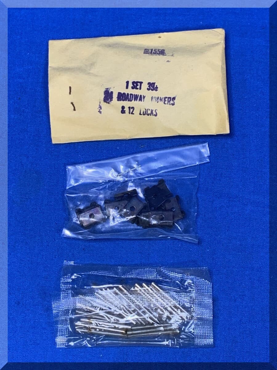 AURORA HO SLOT CAR TRACK LOCKS & JOINERS #1556 - 1 SET OF 24 JOINERS ...