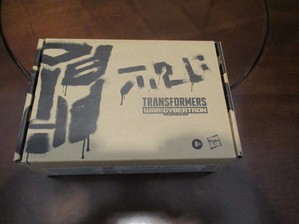 Hasbro Transformers Generations Selects WFC-GS26 Artfire and Nightstick Voyager 5010993871339| eBay
