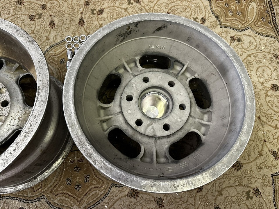 MISMATCHED PAIR OF US INDY SLOT MAGS 15x10 VINTAGE CHEVY 6 LUG C10 ...