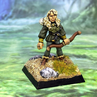 Painted ~ High Elf Warmaid, vintage Citadel 'C' Series, painted by ...