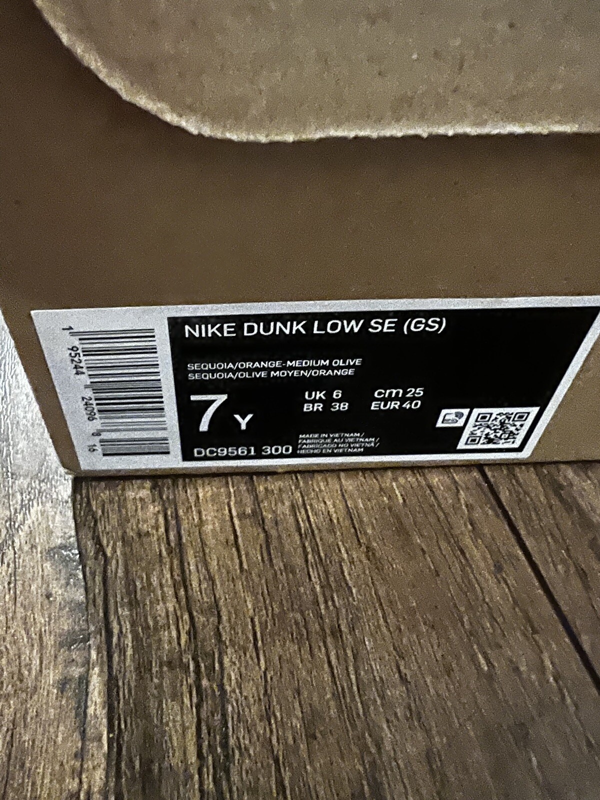 nike sb dunk low sequoia, 7Y, green , orange, recycled material, soft ...