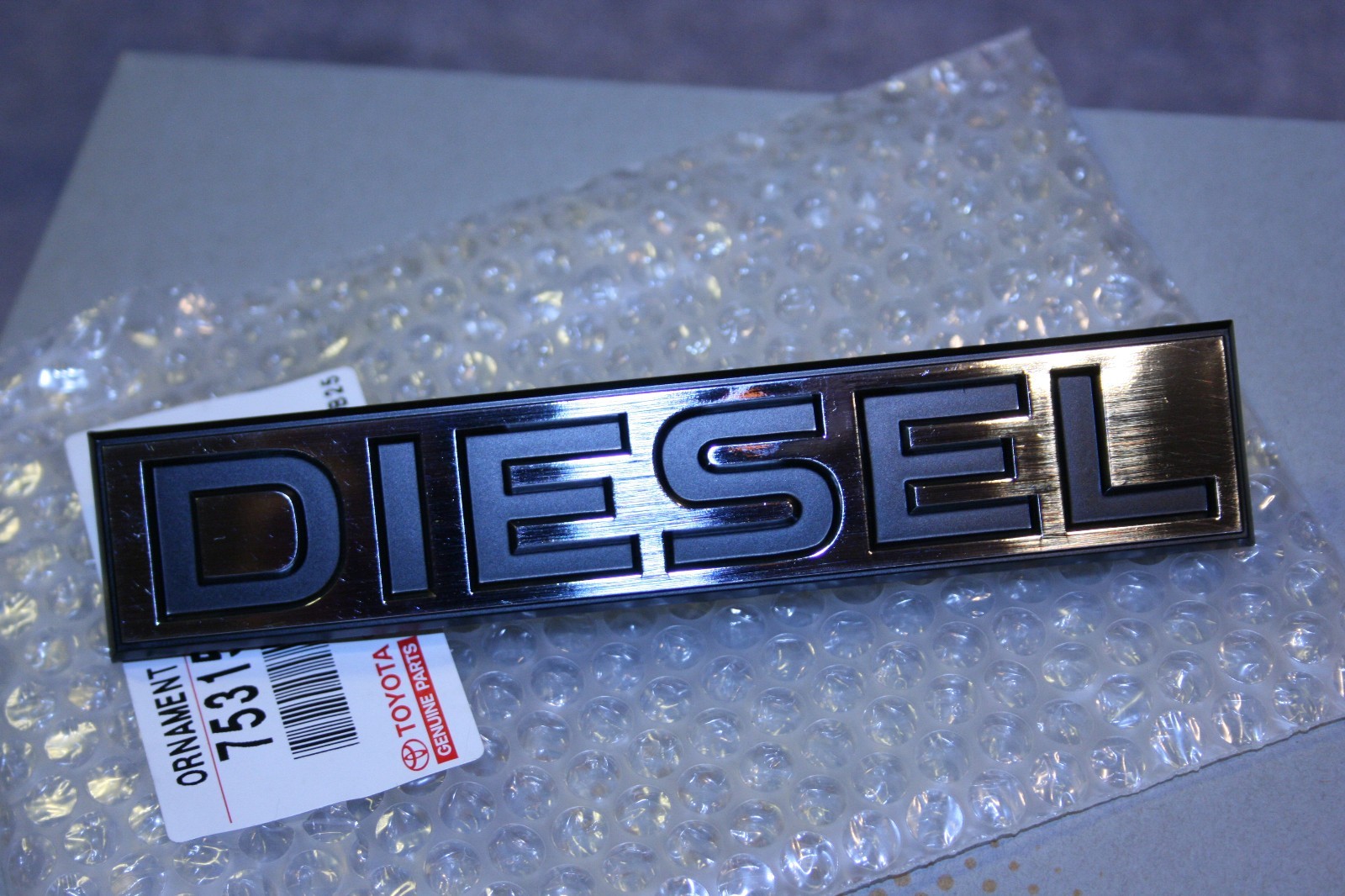 75315-90A02 DIESEL Grille Emblem - BJ42 BJ60 HJ45 HJ60 HJ47 FJ40 Land ...