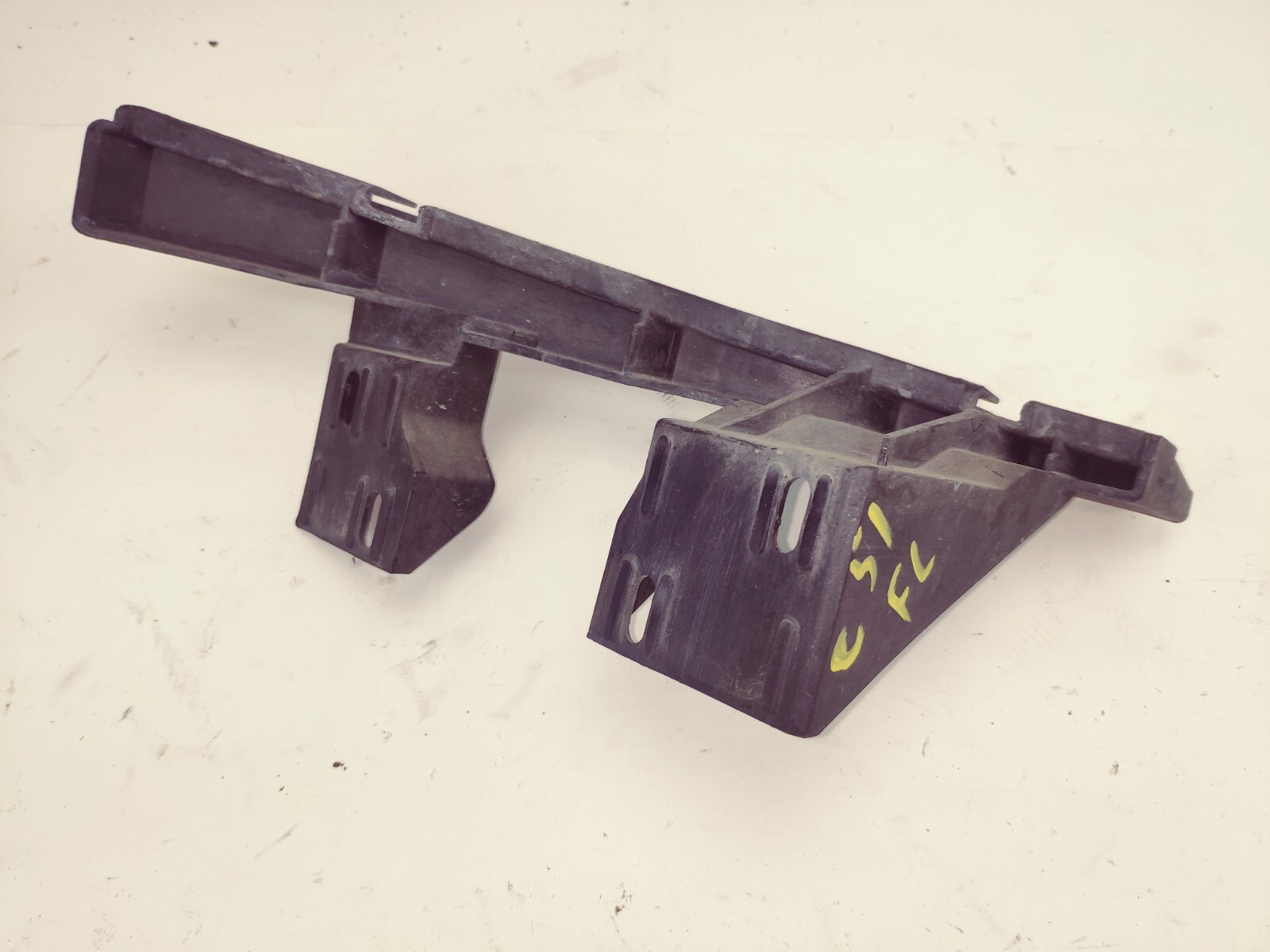 2008 AUDI Q7 4.2 FRONT LEFT HEADLIGHT MOUNTING BRACKET 4L0 807 333 C51 ...