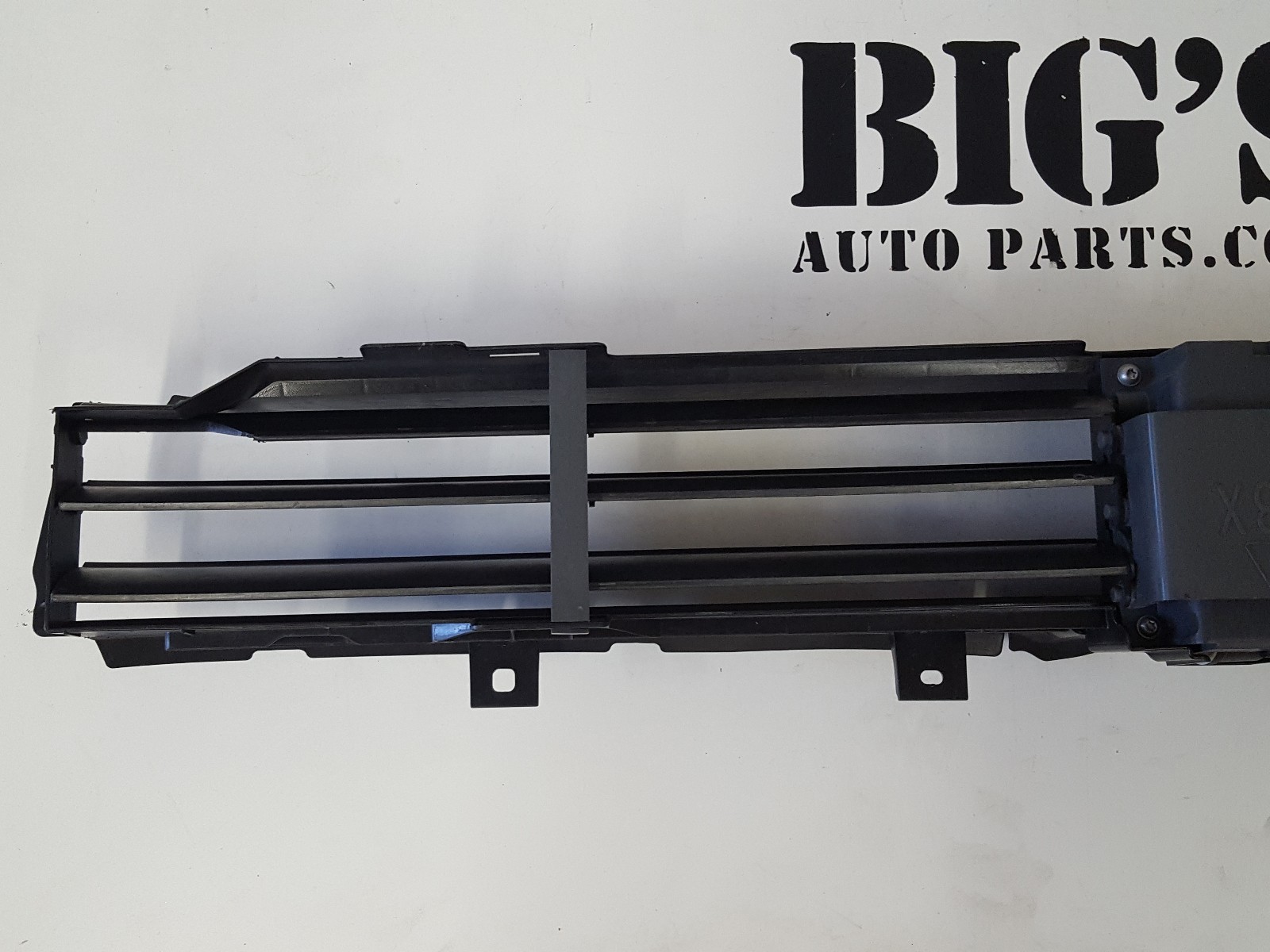 2017 2018 BMW 530i XDrive Front Bumper Lower Grille Air Shutter OEM ...