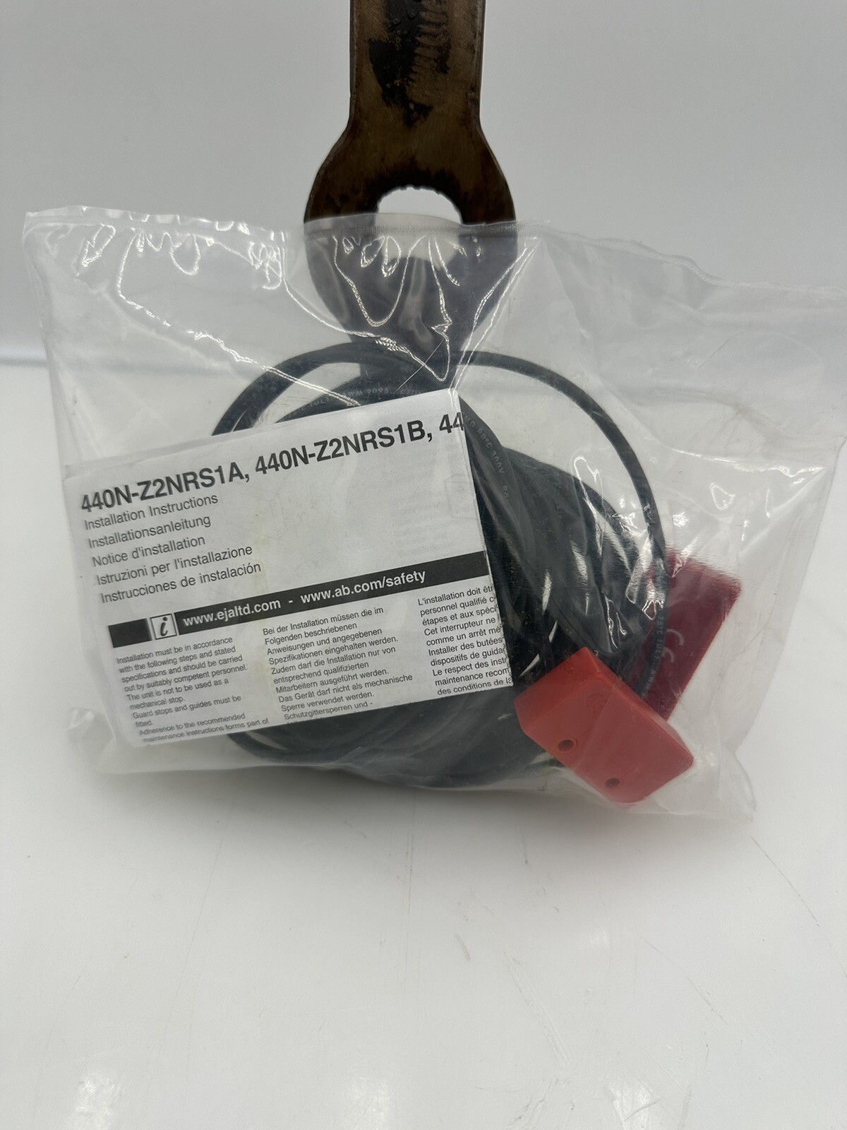 Allen-Bradley 440n-z2nrs1b Guardmaster Non Contact Switch Factory Seal ...