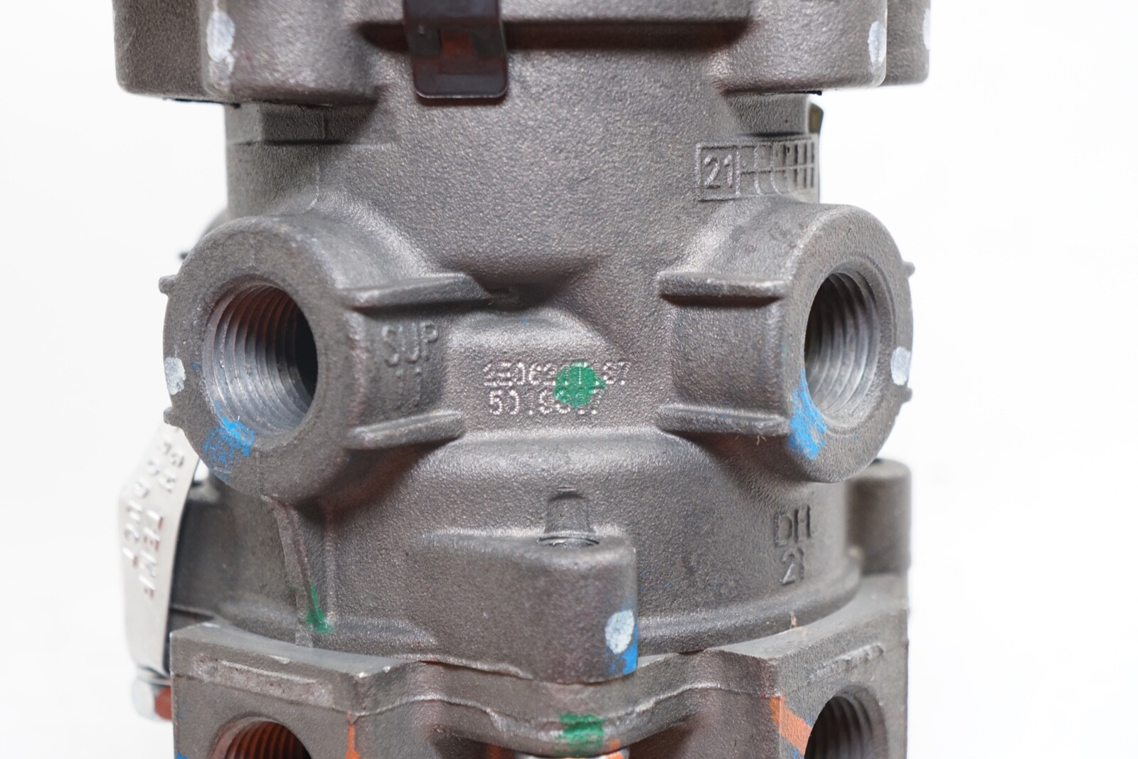 New Genuine OEM Kenworth G90-1092-1 BENDIX DUAL BRAKE FOOT VALVE ...