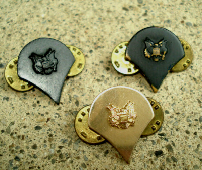 BLACK & GOLD TONE Vintage US Army Military Chevron Lapel Dual Back Pin ...