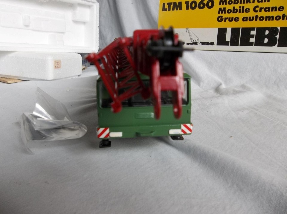 Conrad 2079 Liebherr LTM1060 Red & /Green SCHOLL Mobile Crane 1:50 ...