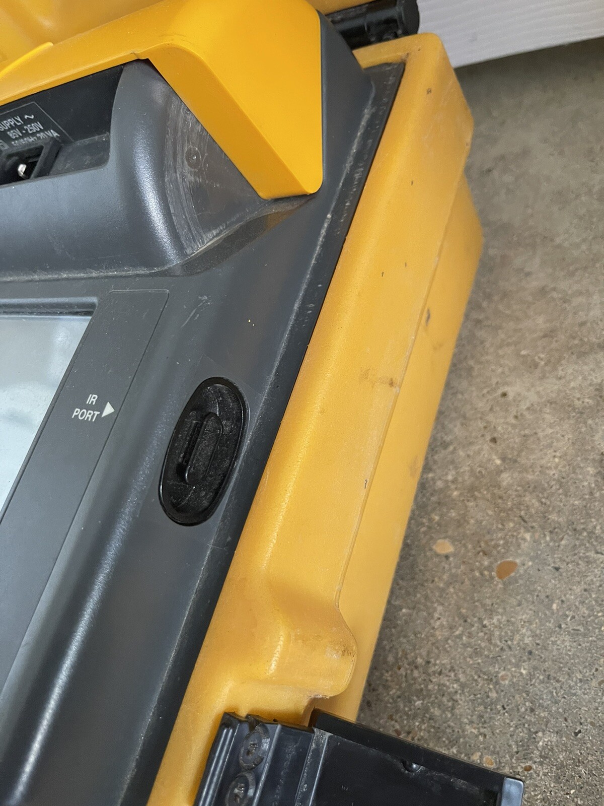 Fluke 1550B 5kV Insulation Resistance Tester MegOhmMeter - Repair ...