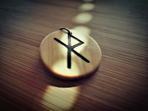 "SAFE TRAVEL" RUNE,NORSEN WOODEN ,GREAT GIFT,ENGRAVEDKeyring,HANDMADE ...