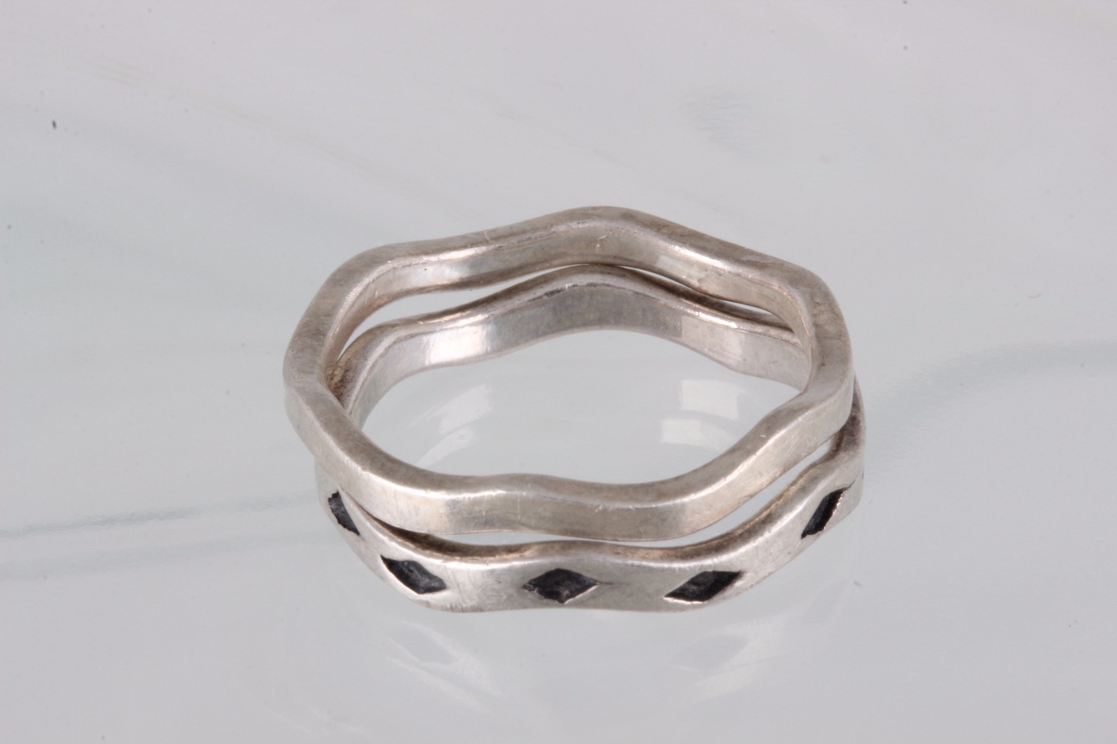 TMA THAILAND STERLING SILVER WAVY STACKABLE RING SIZE 8 925 FINE SIGNED 2472B | eBay