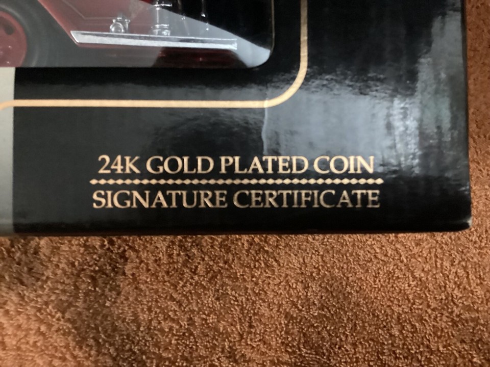 Road Signature 1938 Ford Fire Engine / Fire Truck - Red - 1:24 Scale ...