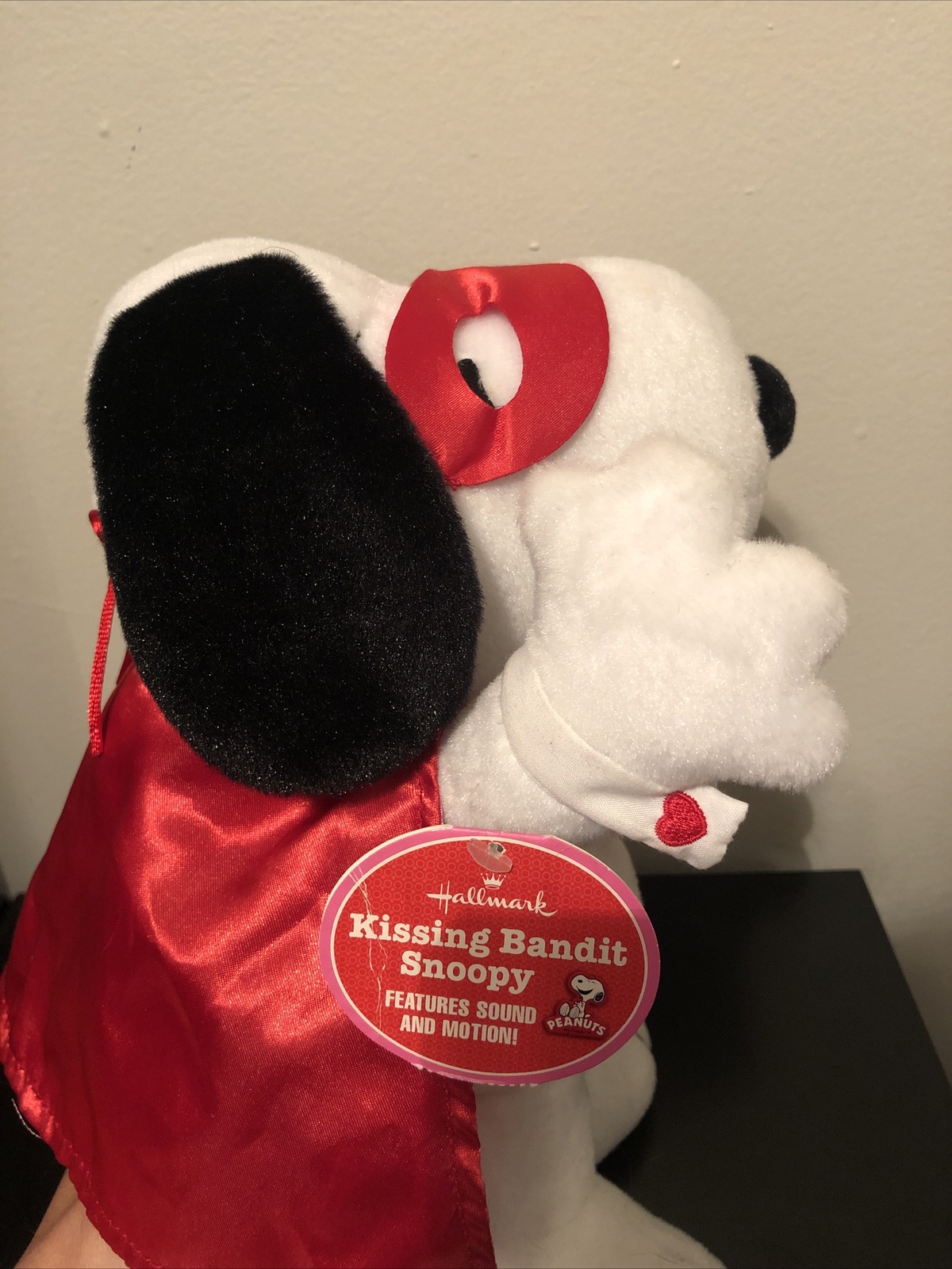 Snoopy Kissing VALENTINE Bandit Animated Music Motion Doll Peanuts ...