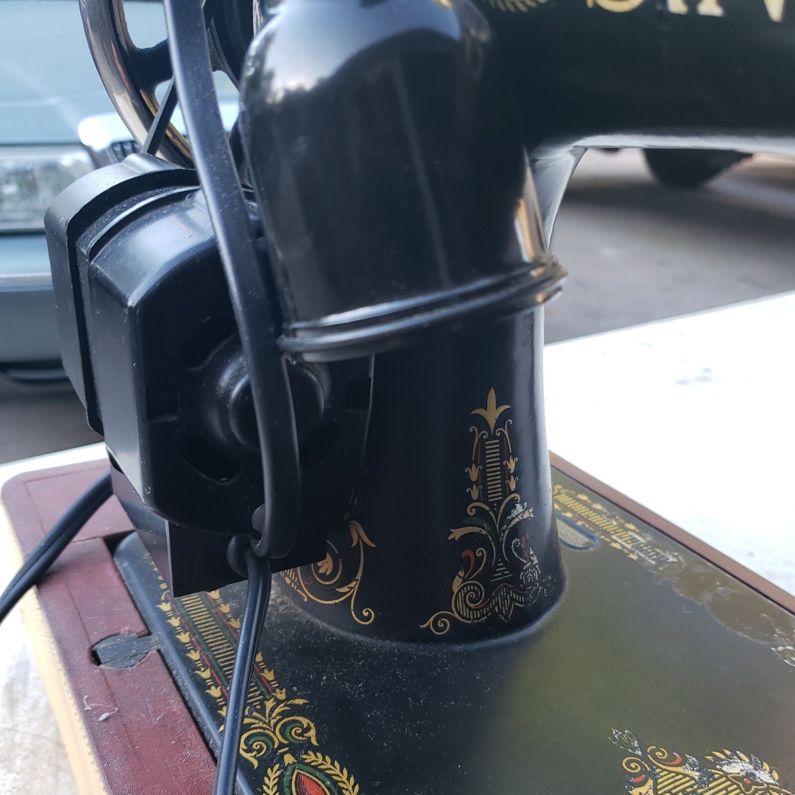 Singer Sewing Machine RF 4-8 Gold Gilded Stenciling Turns on | eBay