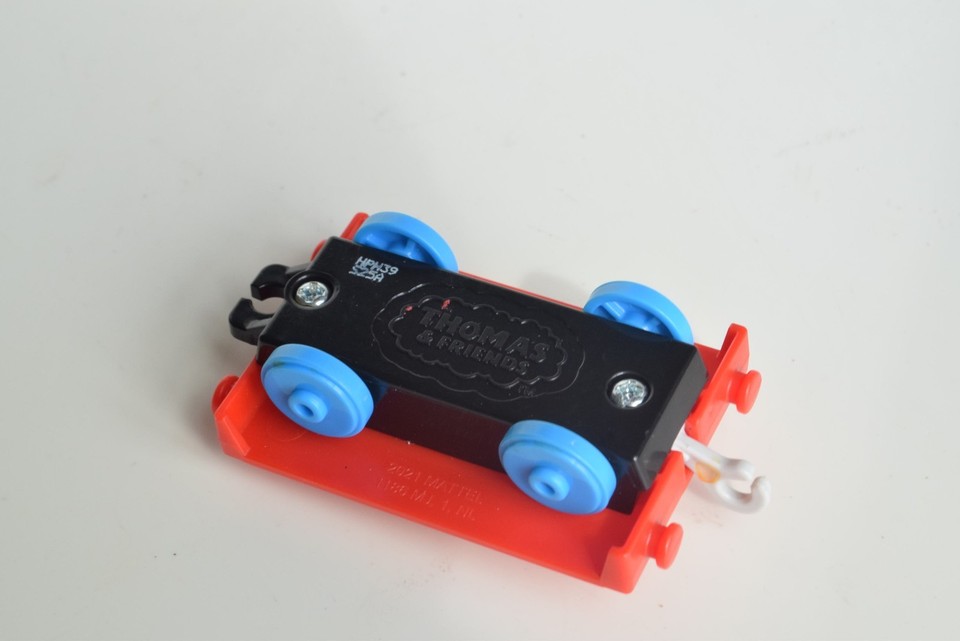 2021 MATTEL TRACKMASTER CRYSTAL THOMAS RED FLATBED TENDER. THOMAS ...