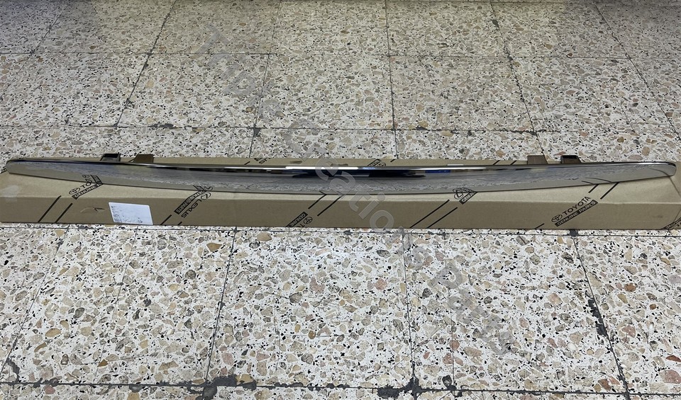 75132-60070 Genuine Toyota Cover License Rear Lamp 7513260070 OEM | eBay