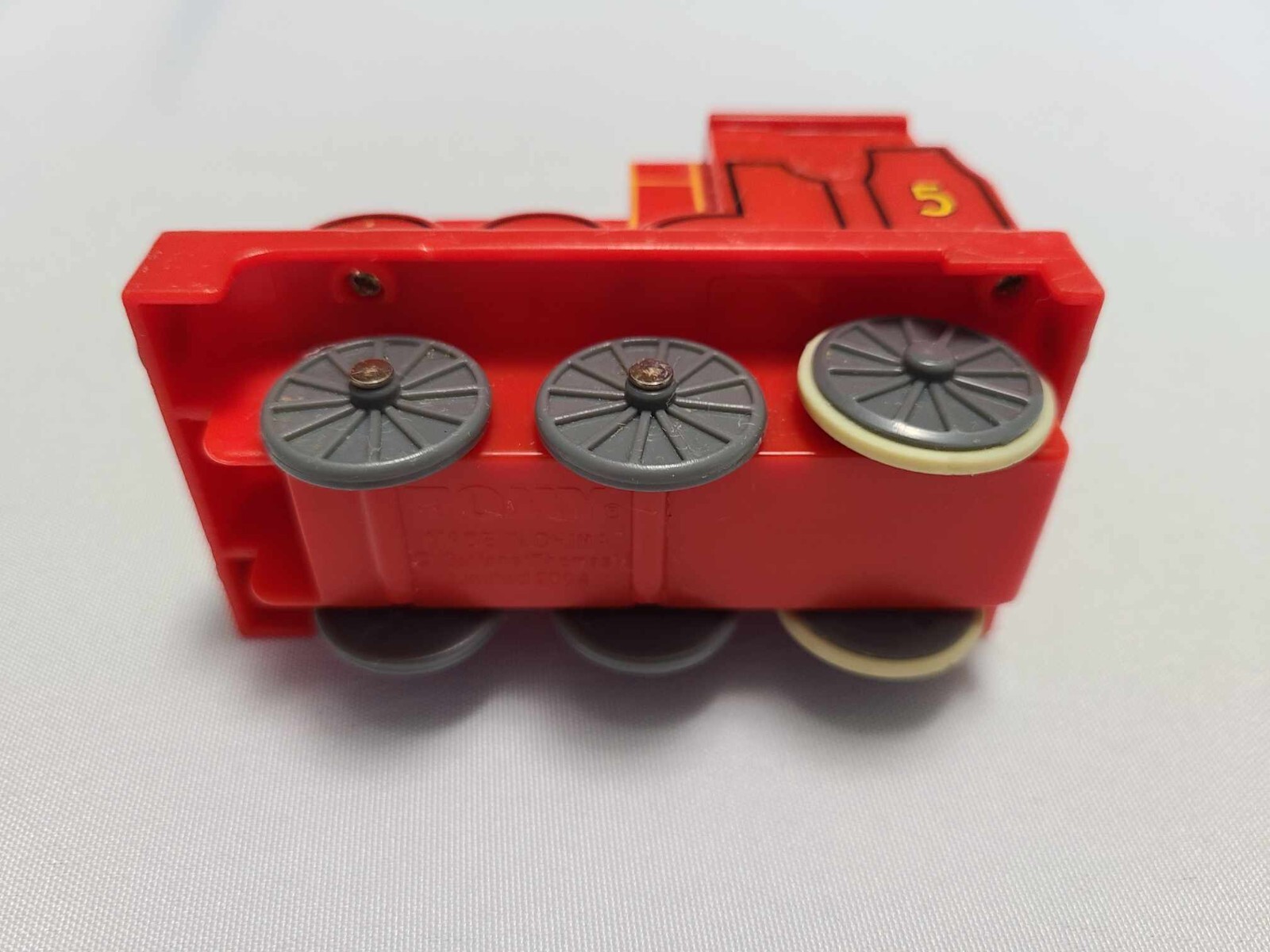 2004 TOMY Thomas & Friends JAMES #5 Pullback Train Pull Back & Go ...