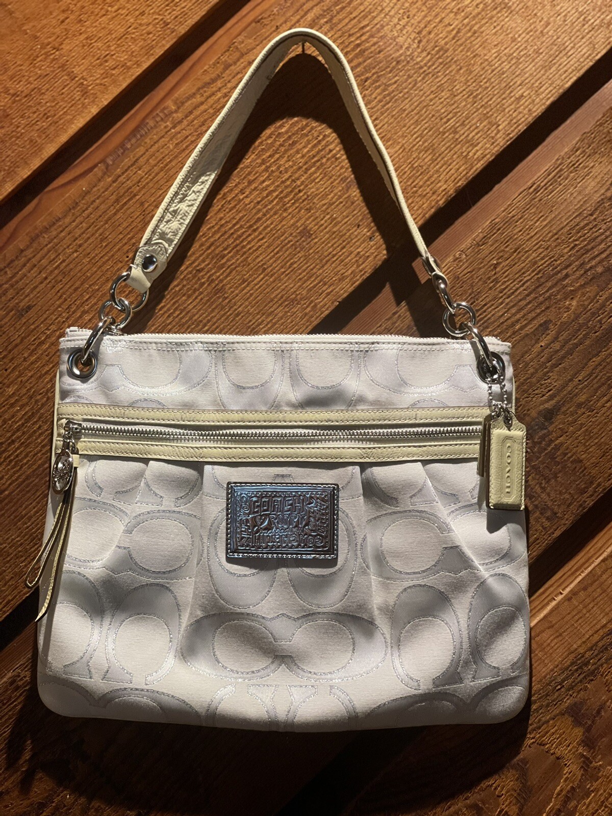 Coach Poppy Ivory with Metallic Signature And Cream S… - Gem