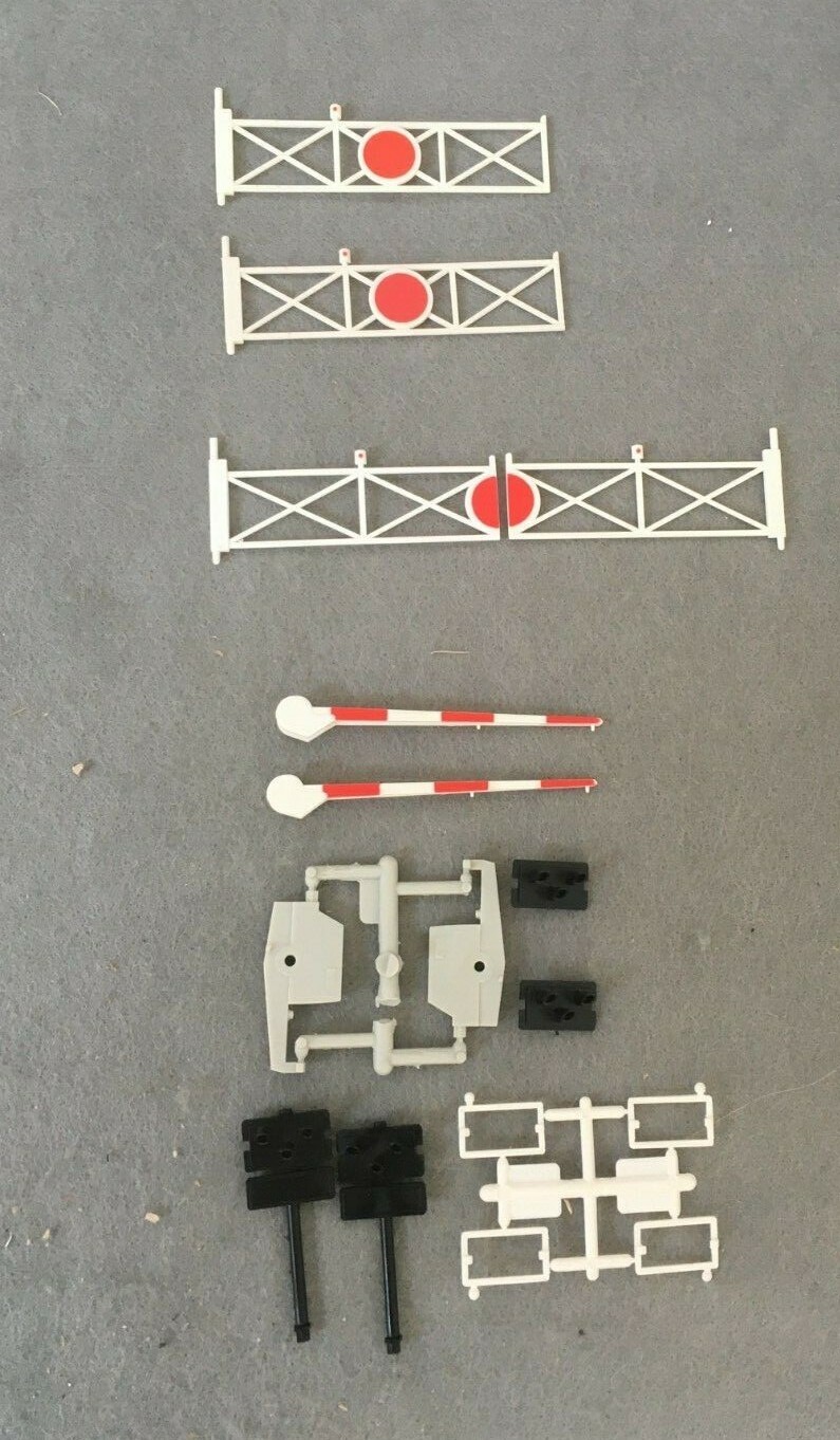 Hornby R636 & R645 Double & Single Track Level Crossing + Gates or ...