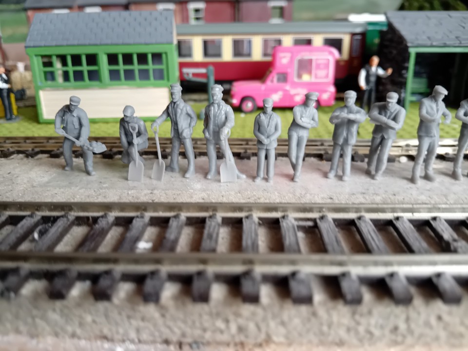 OO Gauge Unpainted Bare Resin Steam Loco Crew | eBay UK
